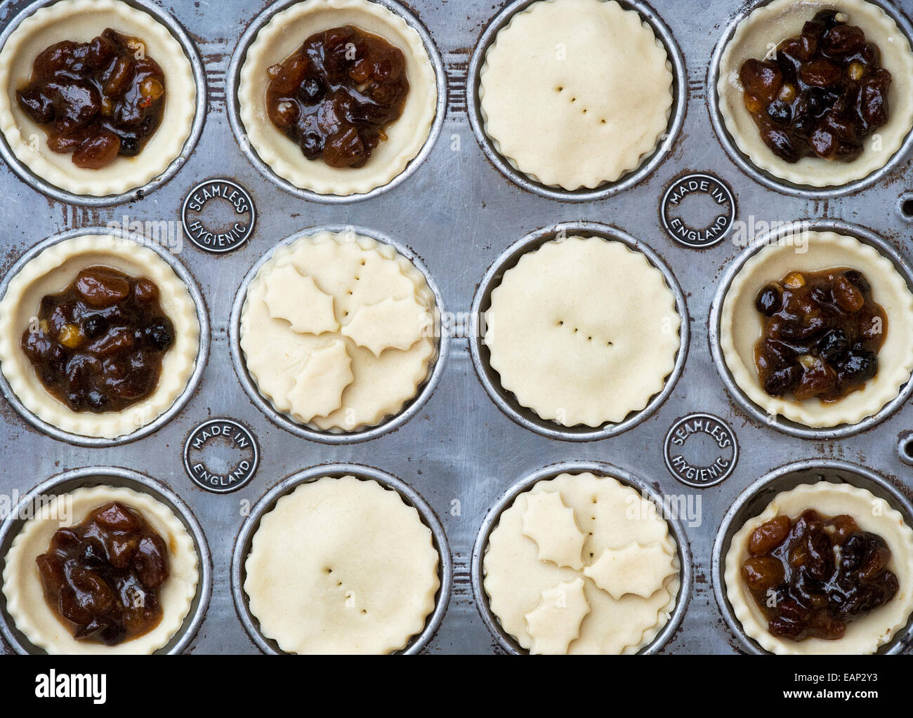 Mince pies tray hi-res stock photography and images - Alamy
