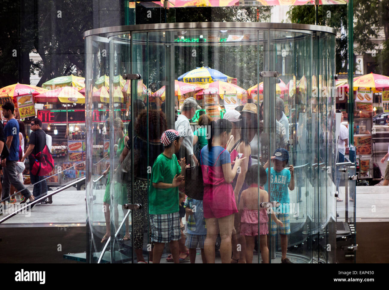 Apple store window in New York City Stock Photo - Alamy