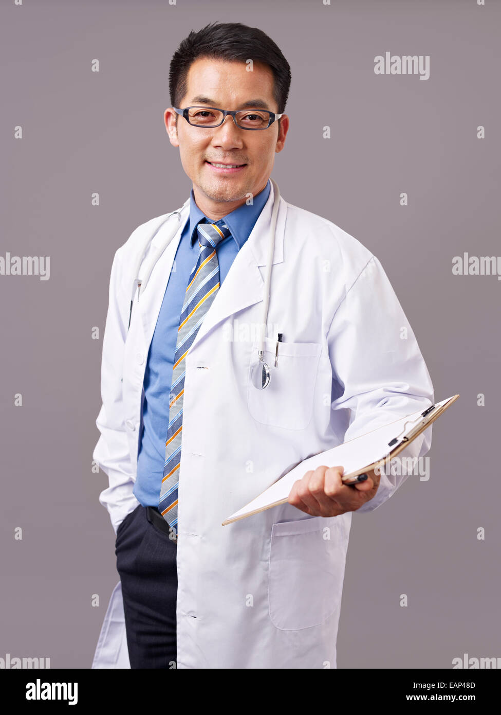 Doctor portrait smiling hi-res stock photography and images - Alamy