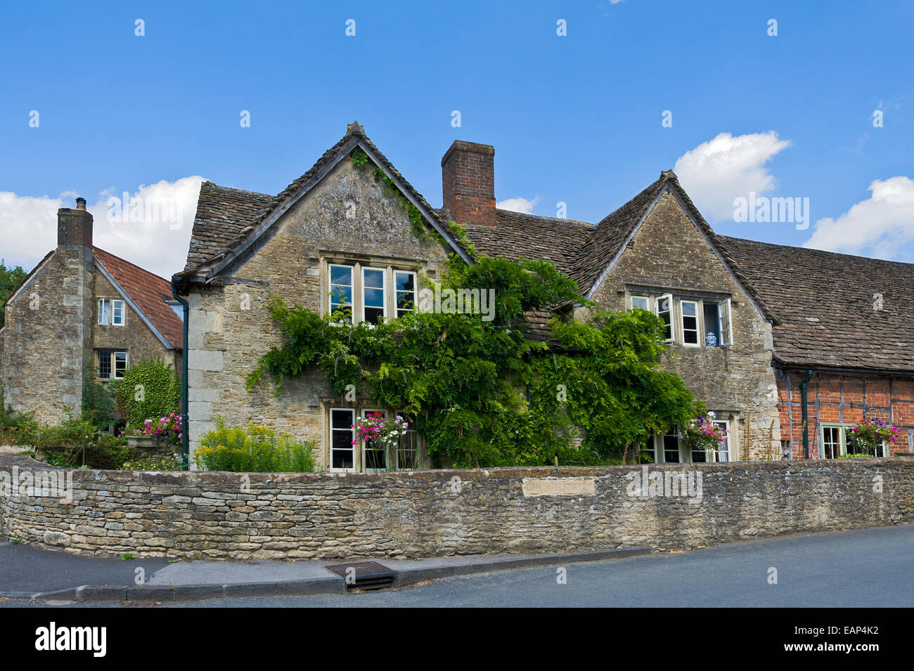 Laycack village building of Cotswold Limestone Stock Photo - Alamy