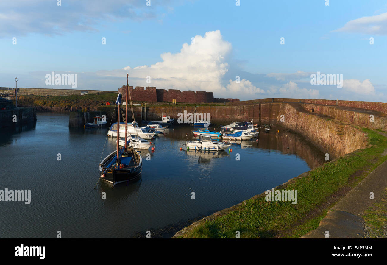 DUNBAR, OLD HARBOUR, SCOTLAND, EAST LOTHIAN, OLD HARBOR, FISHING BOATS ...