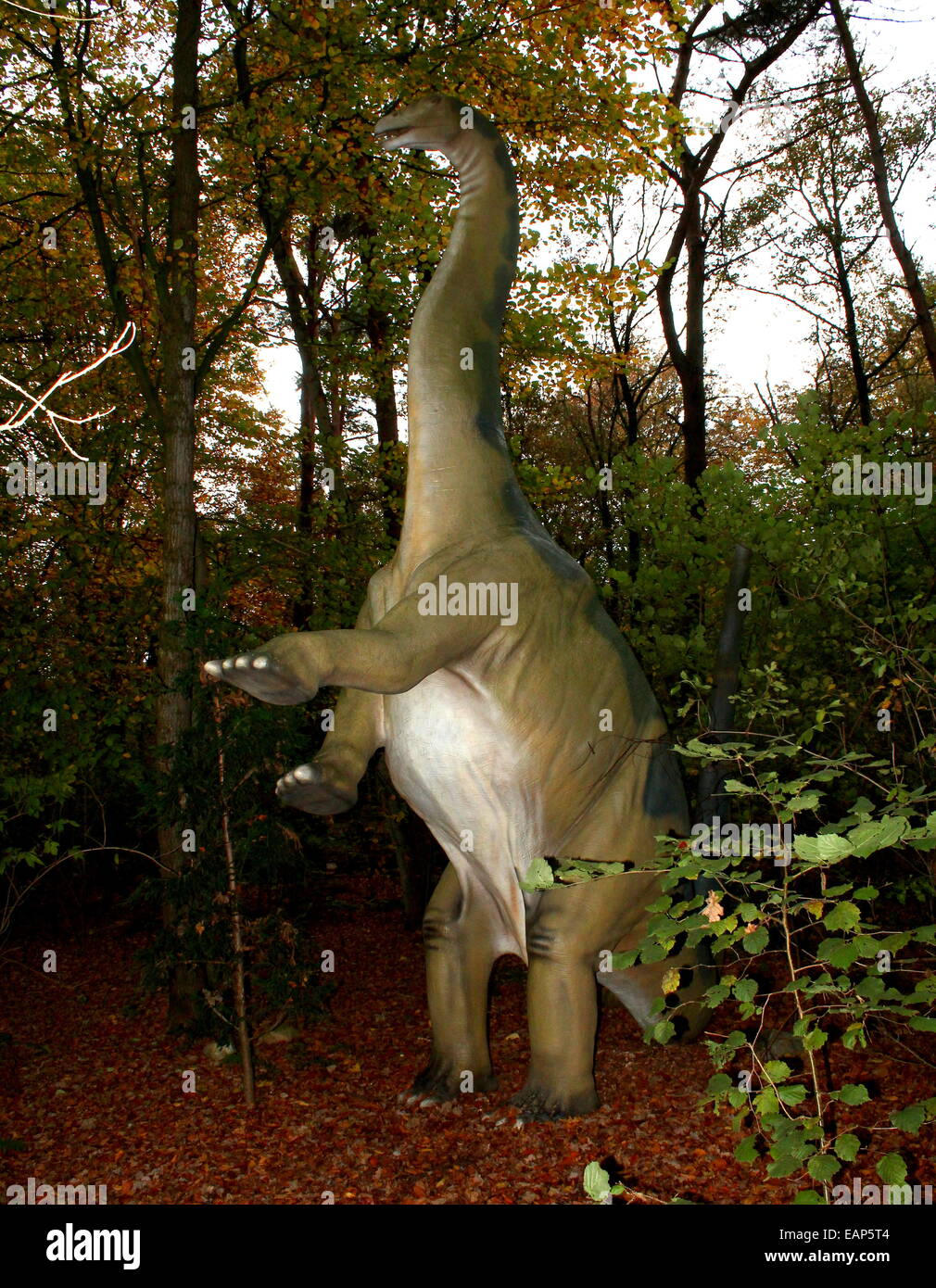 Statue Dinosaur Brontosaurus High Resolution Stock Photography and ...