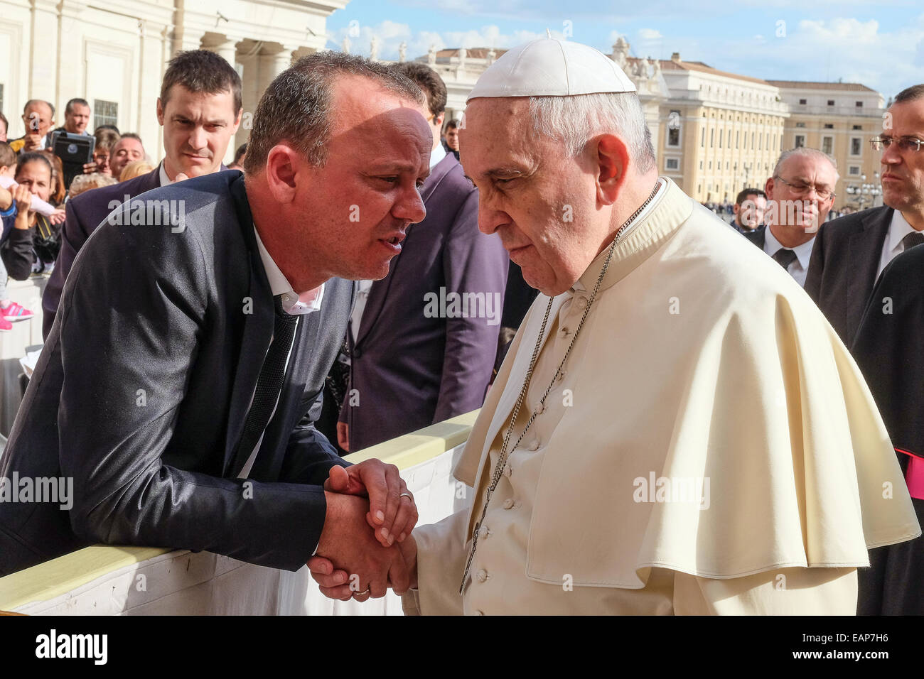 St. Peter Square, Vatican City. 19th Nov, 2014. The italian singer Gigi ...