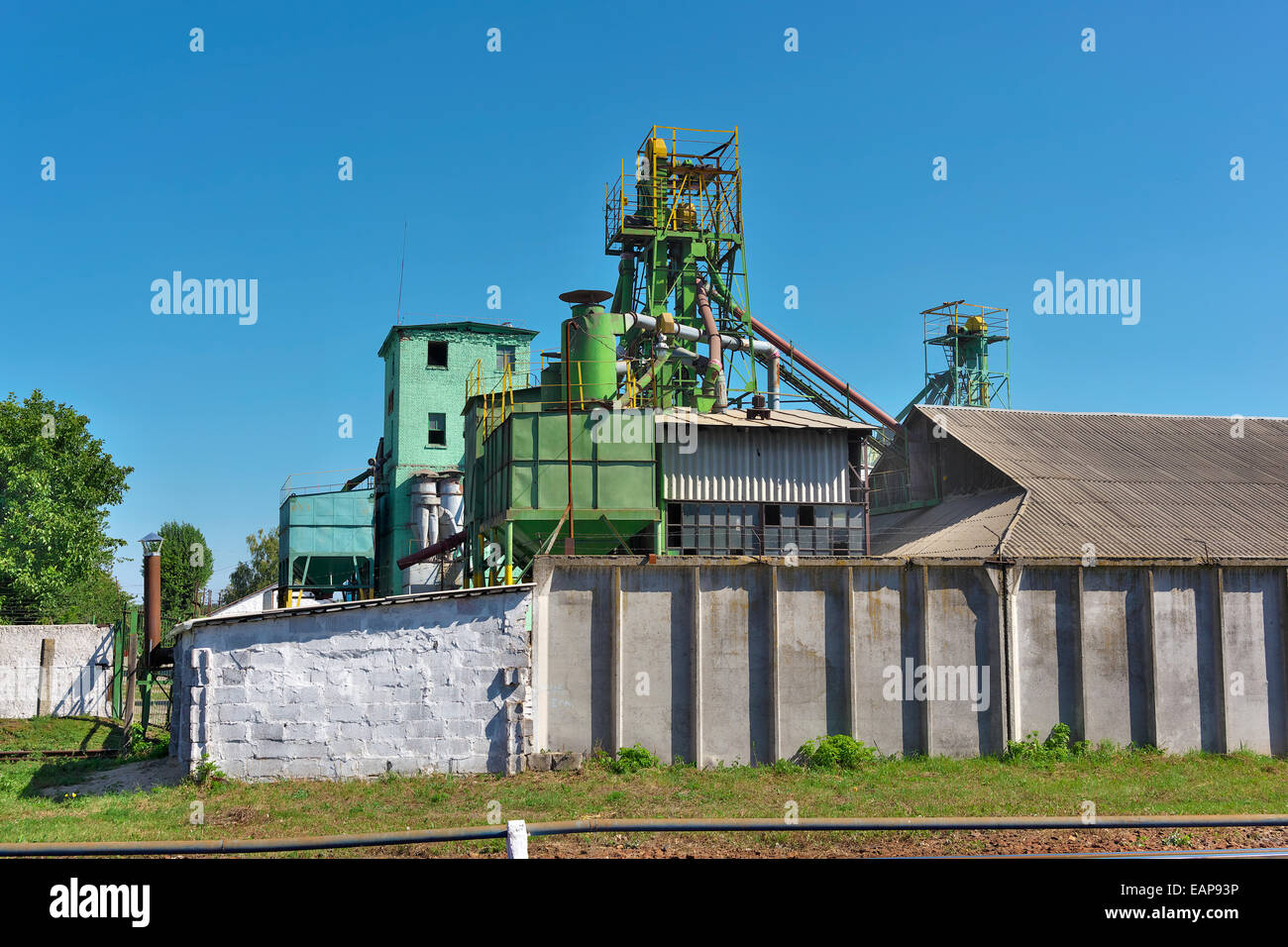 Old grain storage structure hi-res stock photography and images - Alamy