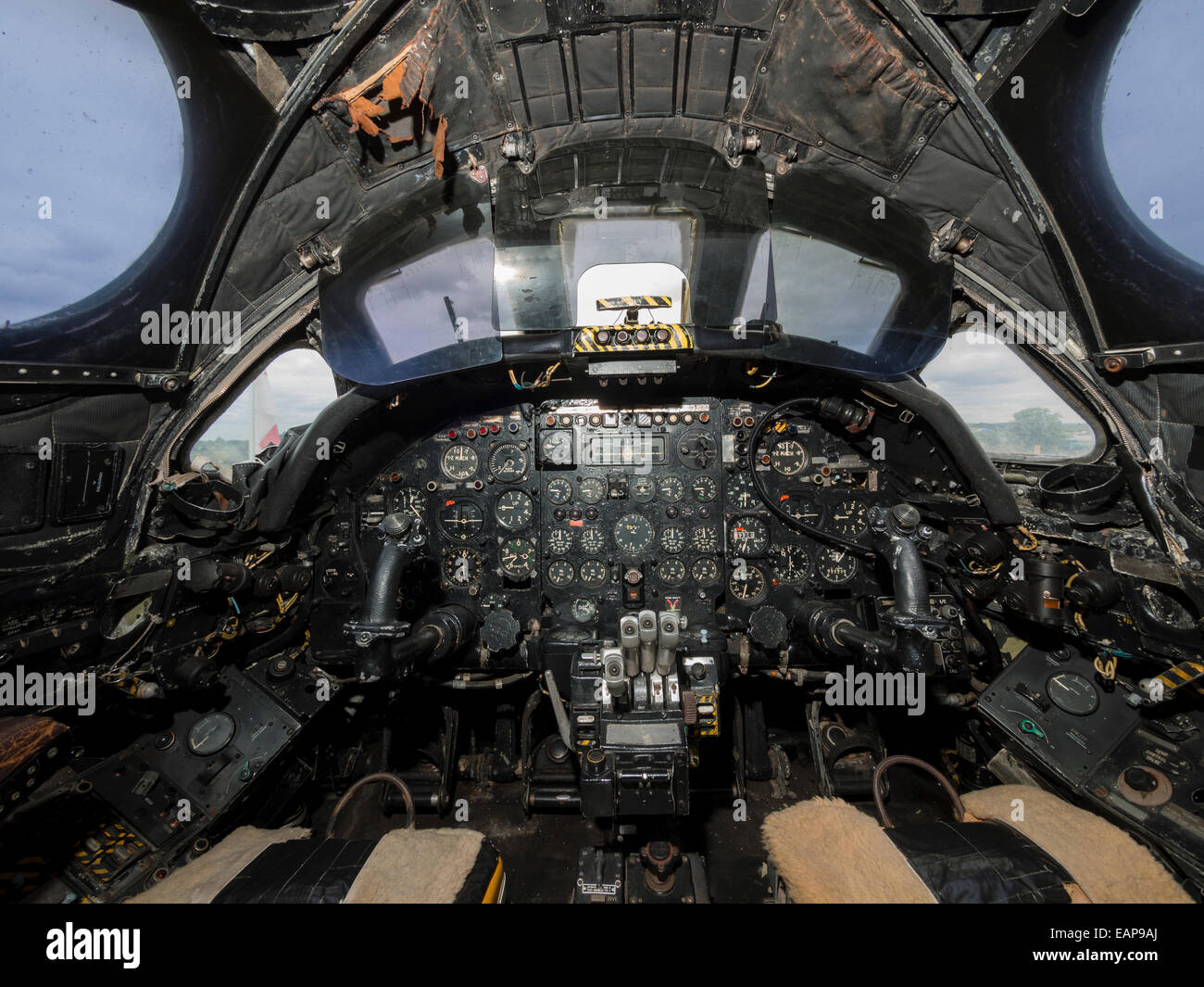 the cockpit of a 1960s vintage RAF Vulcan V-bomber Stock Photo - Alamy