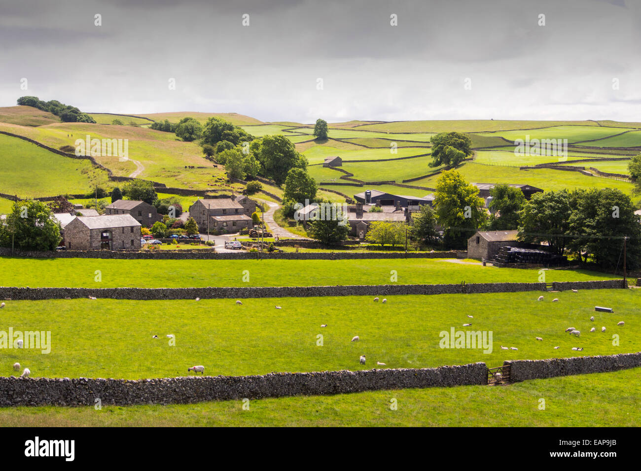Austwick village yorkshire hi-res stock photography and images - Alamy