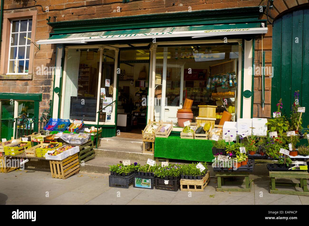 Old fashioned grocers shop hi-res stock photography and images - Alamy