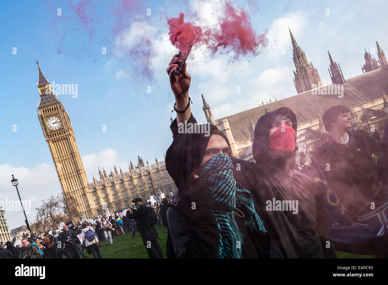 London, UK. 19th Nov, 2014. Mass student protest march against tuition ...