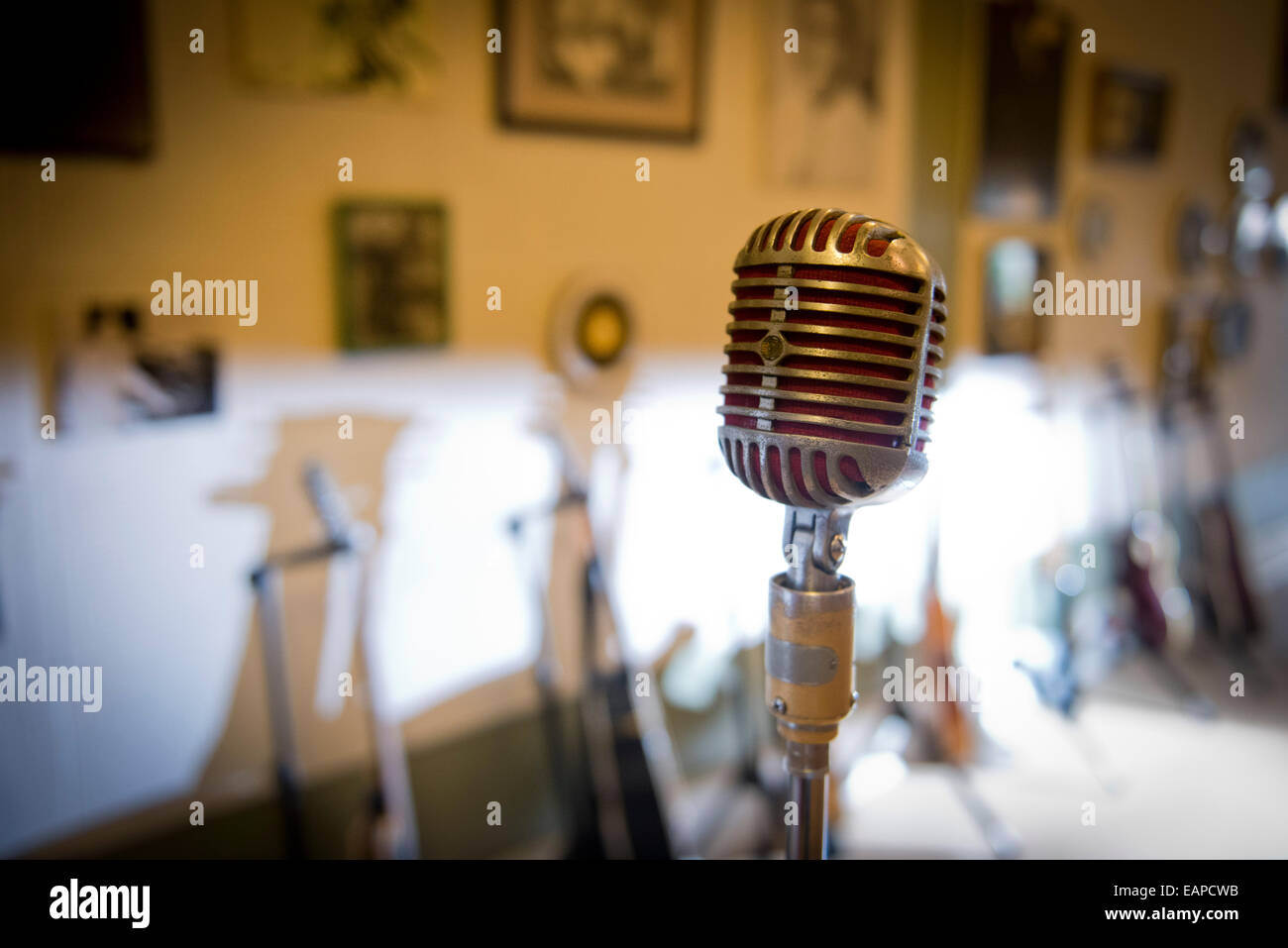 Elvis microphone hi-res stock photography and images - Alamy
