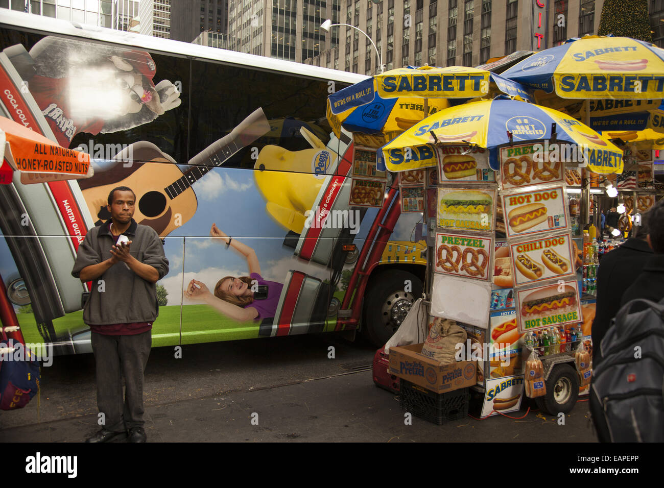 Street food bus hi-res stock photography and images - Alamy