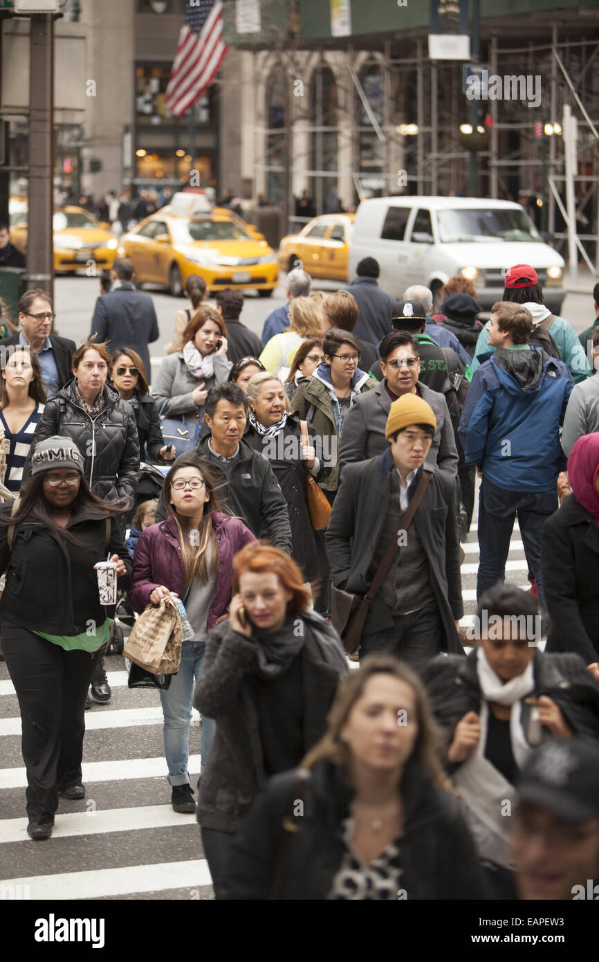 42nd street 5th nyc crowd diverse hi-res stock photography and images ...