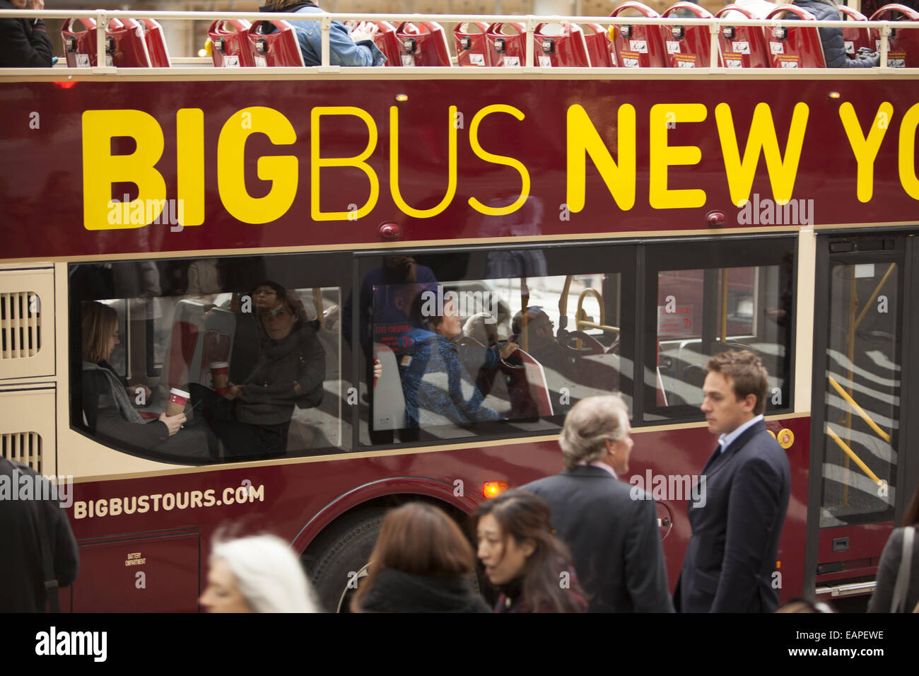 Crowded tour bus hi-res stock photography and images - Alamy