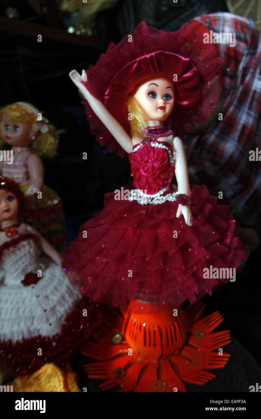 Khan Younis, Gaza Strip, Palestinian Territory. 19th Nov, 2014. Nesreen ...