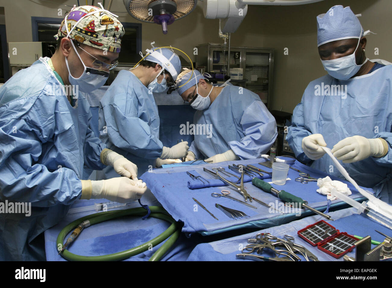 Neurosurgery america hi-res stock photography and images - Alamy