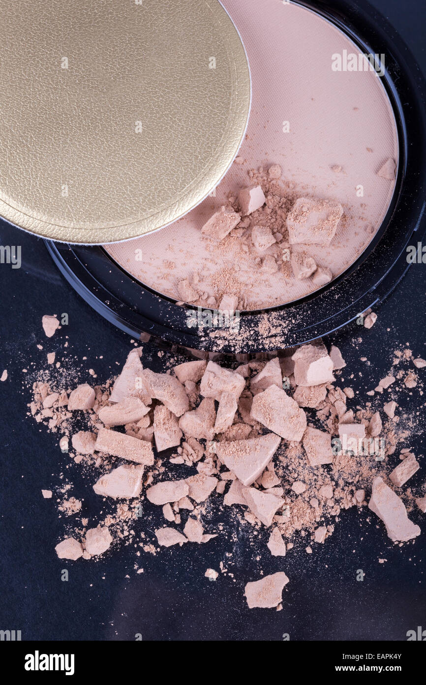 Face foundation powder product with crumbled texture Stock Photo - Alamy