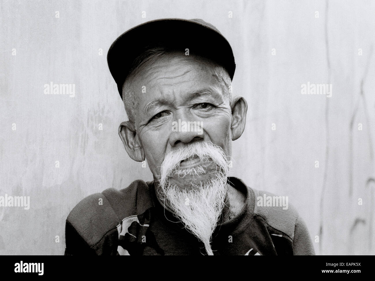 Indonesian man portrait hi-res stock photography and images - Alamy