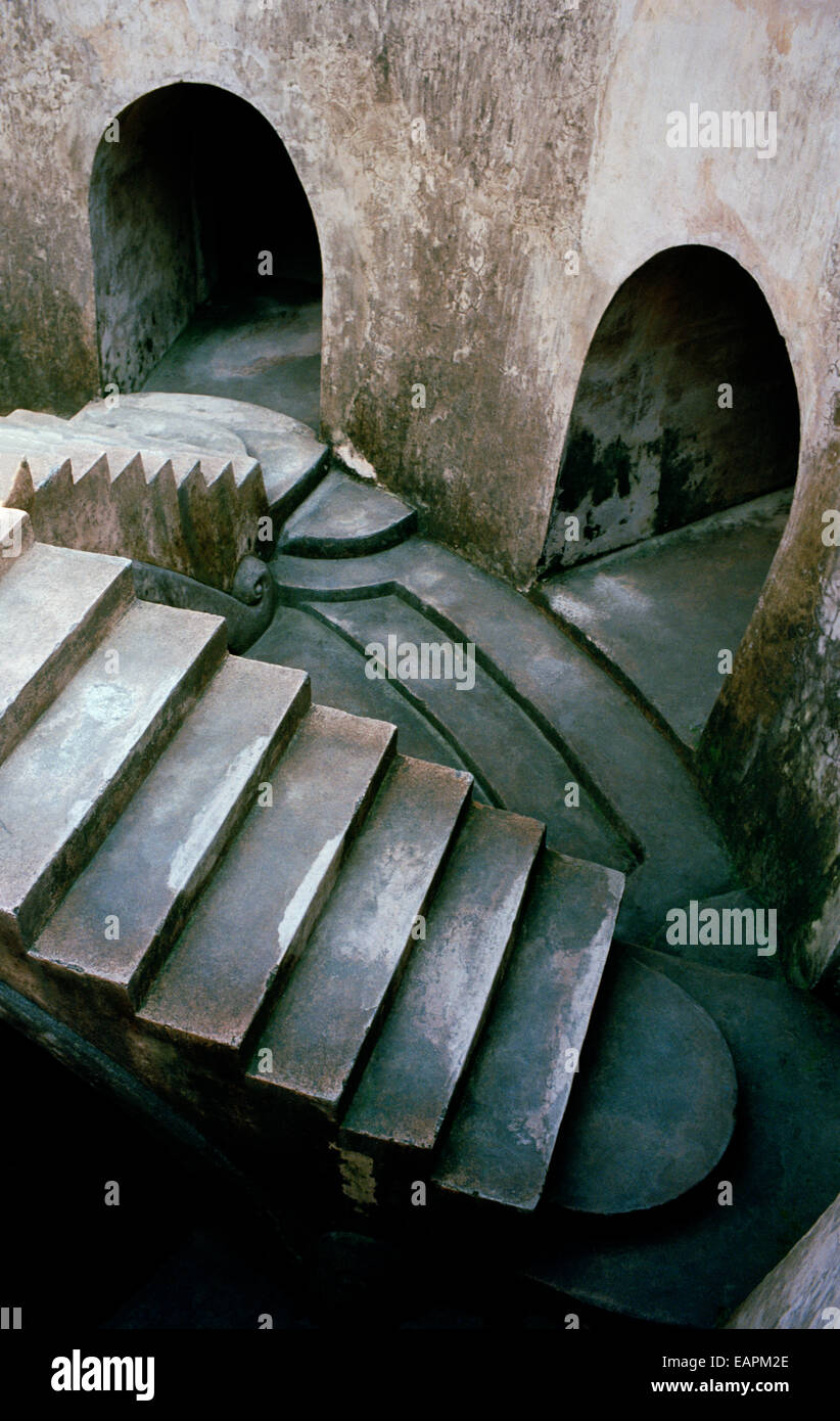 Underground Mosque Sumur Gumuling in the Taman Sari complex in ...