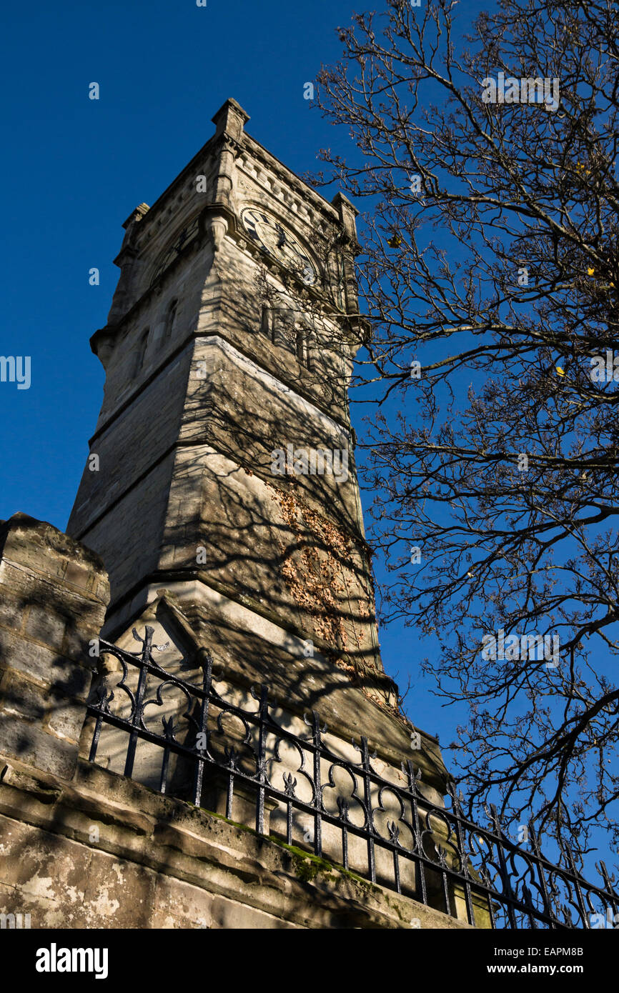 Salisbury cathedral clock hi-res stock photography and images - Alamy