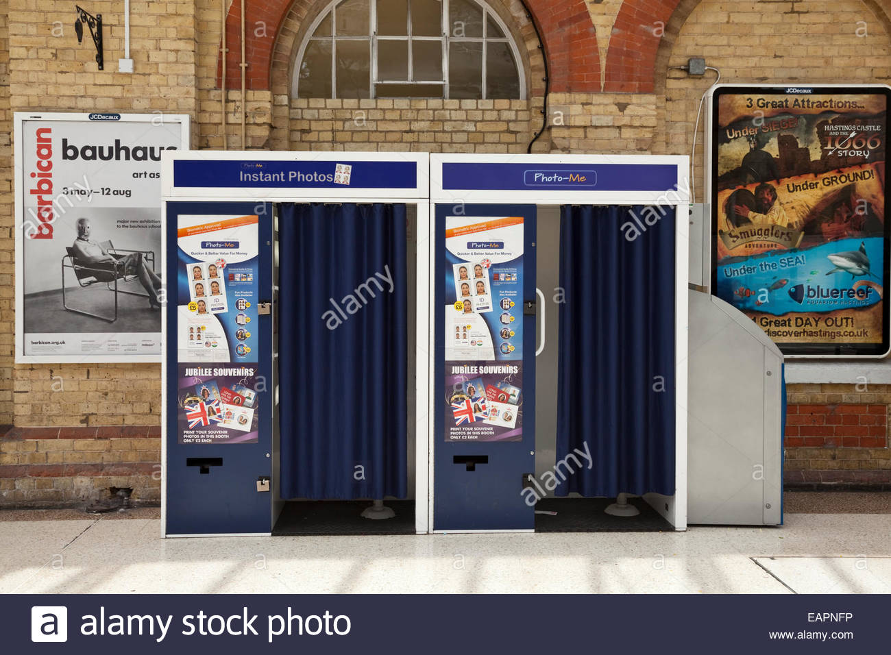 Public Passport Photo Booth Stock Photos & Public Passport Photo Booth ...