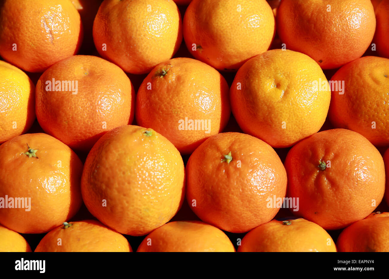 Orange fruit background in the market Stock Photo - Alamy
