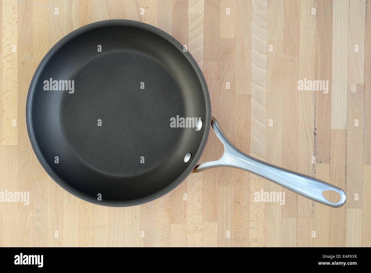 A close up shot of kitchen ware Stock Photo - Alamy