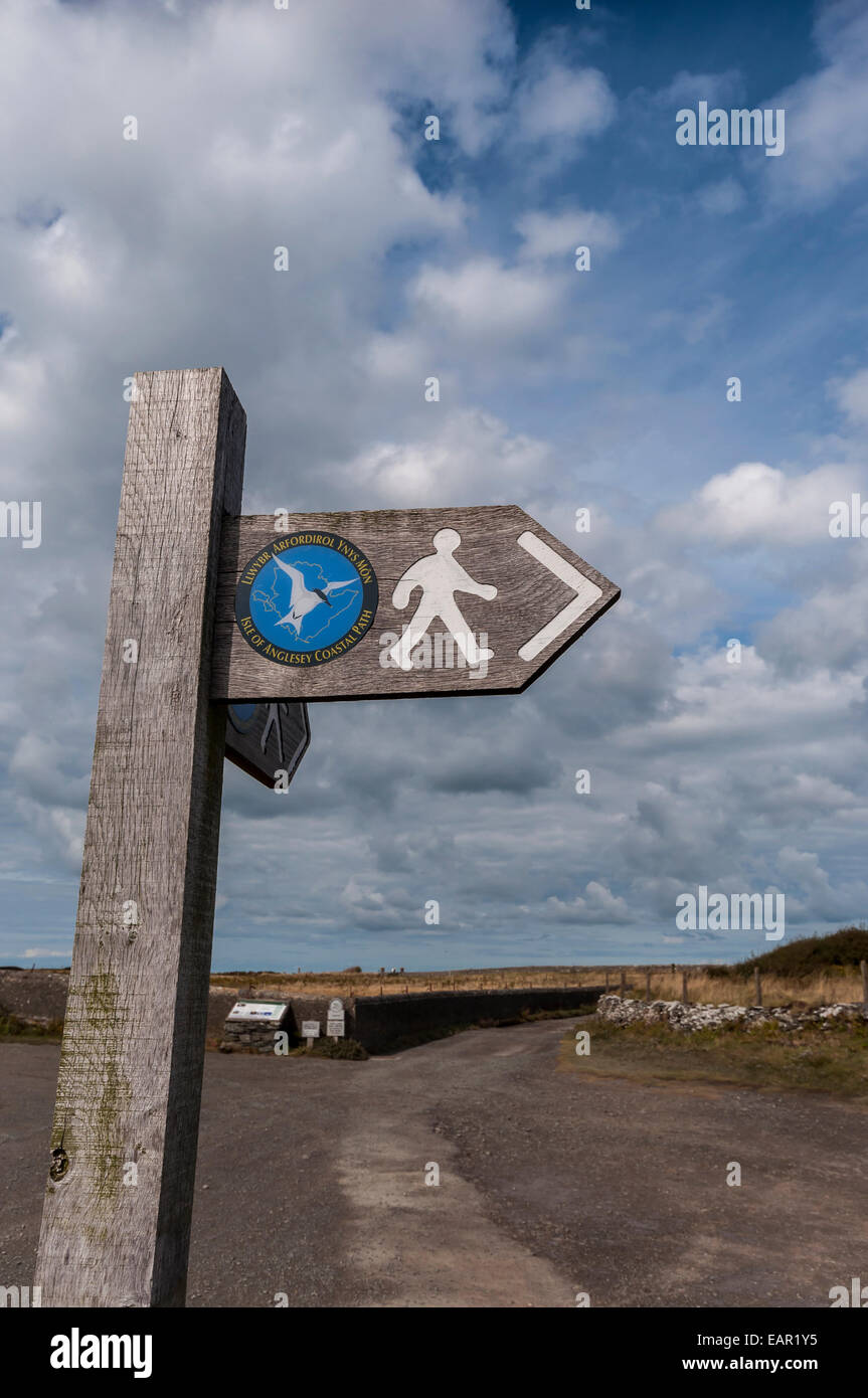 Anglesey coastal path sign hi-res stock photography and images - Alamy
