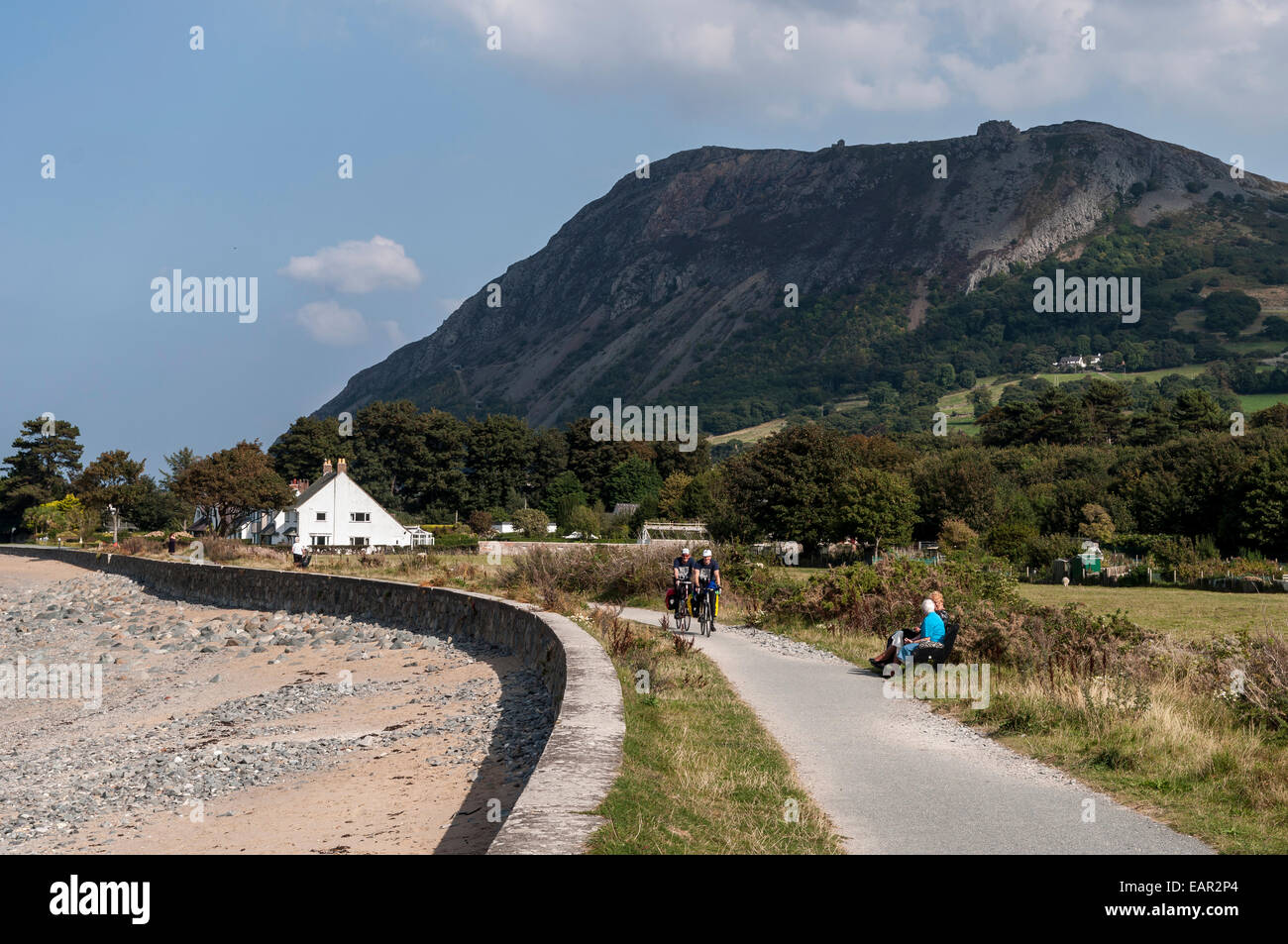 Cycling wales hi-res stock photography and images - Alamy