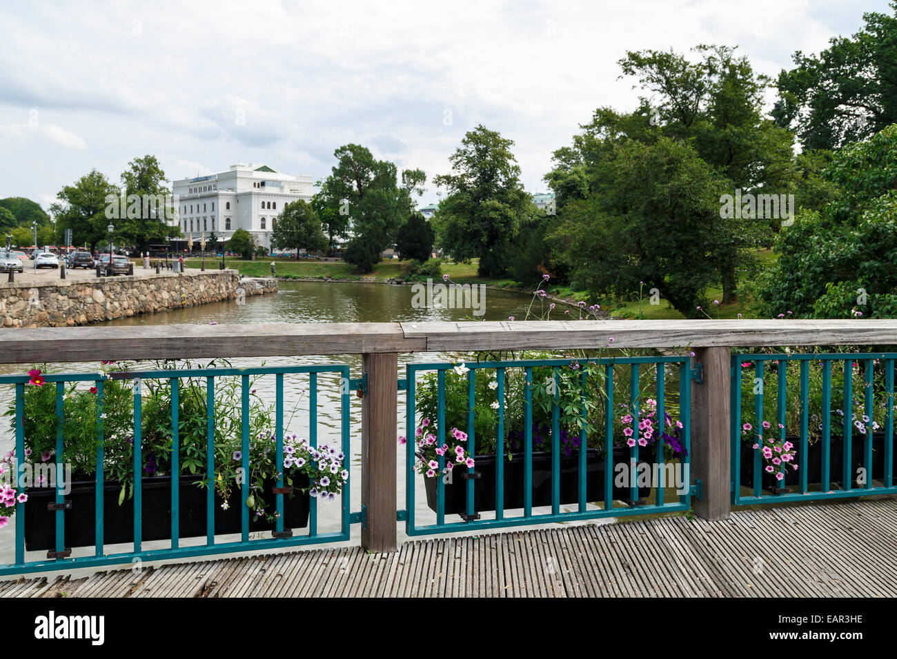 Tree Planter Boxes High Resolution Stock Photography and Images - Alamy