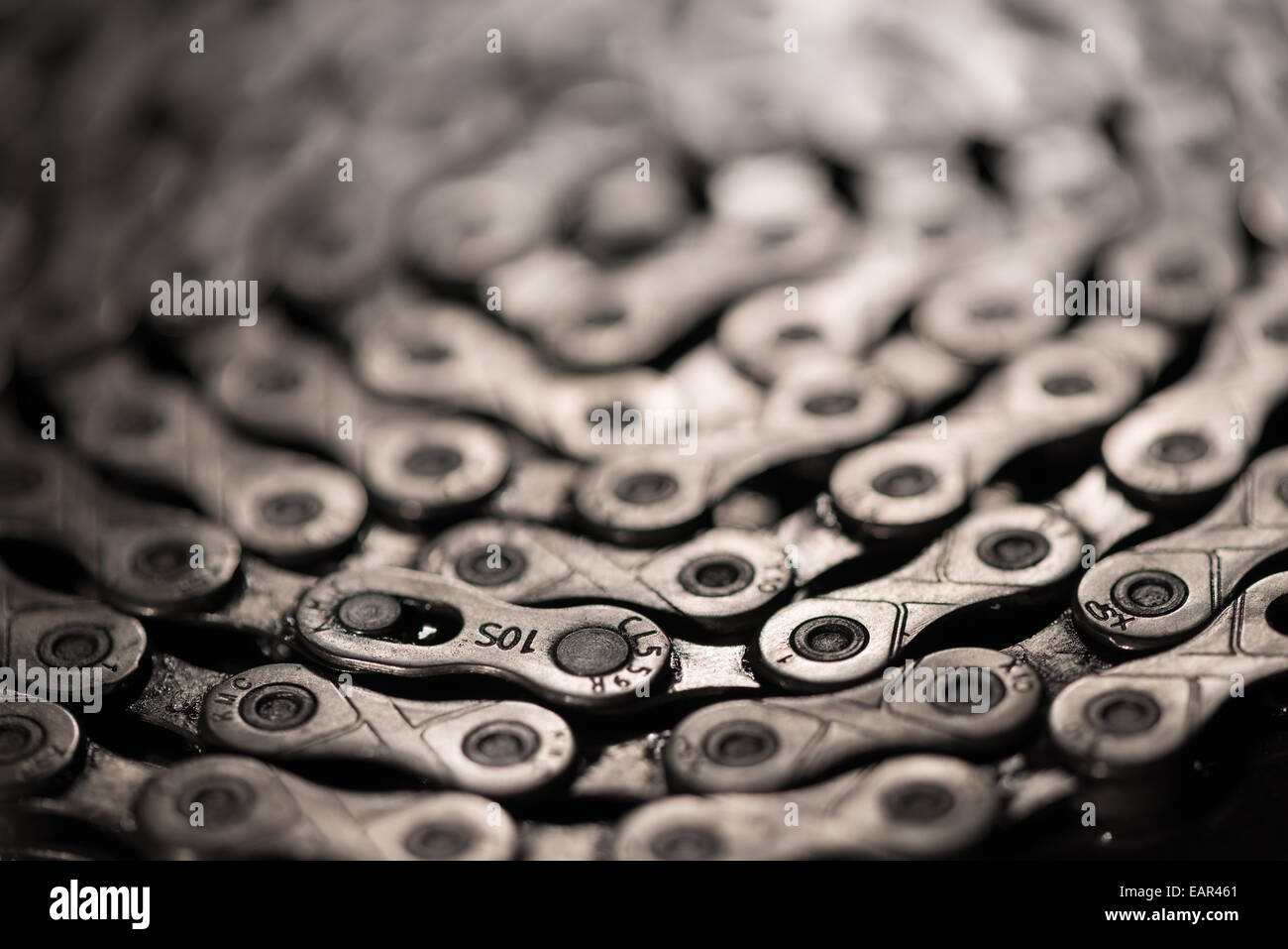 movable steel iron bush outer inner roller chain plate with shiny links ...