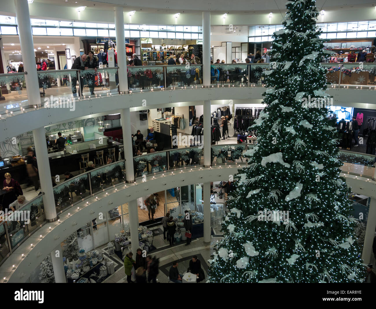 Shopping mall christmas tree hi-res stock photography and images - Alamy