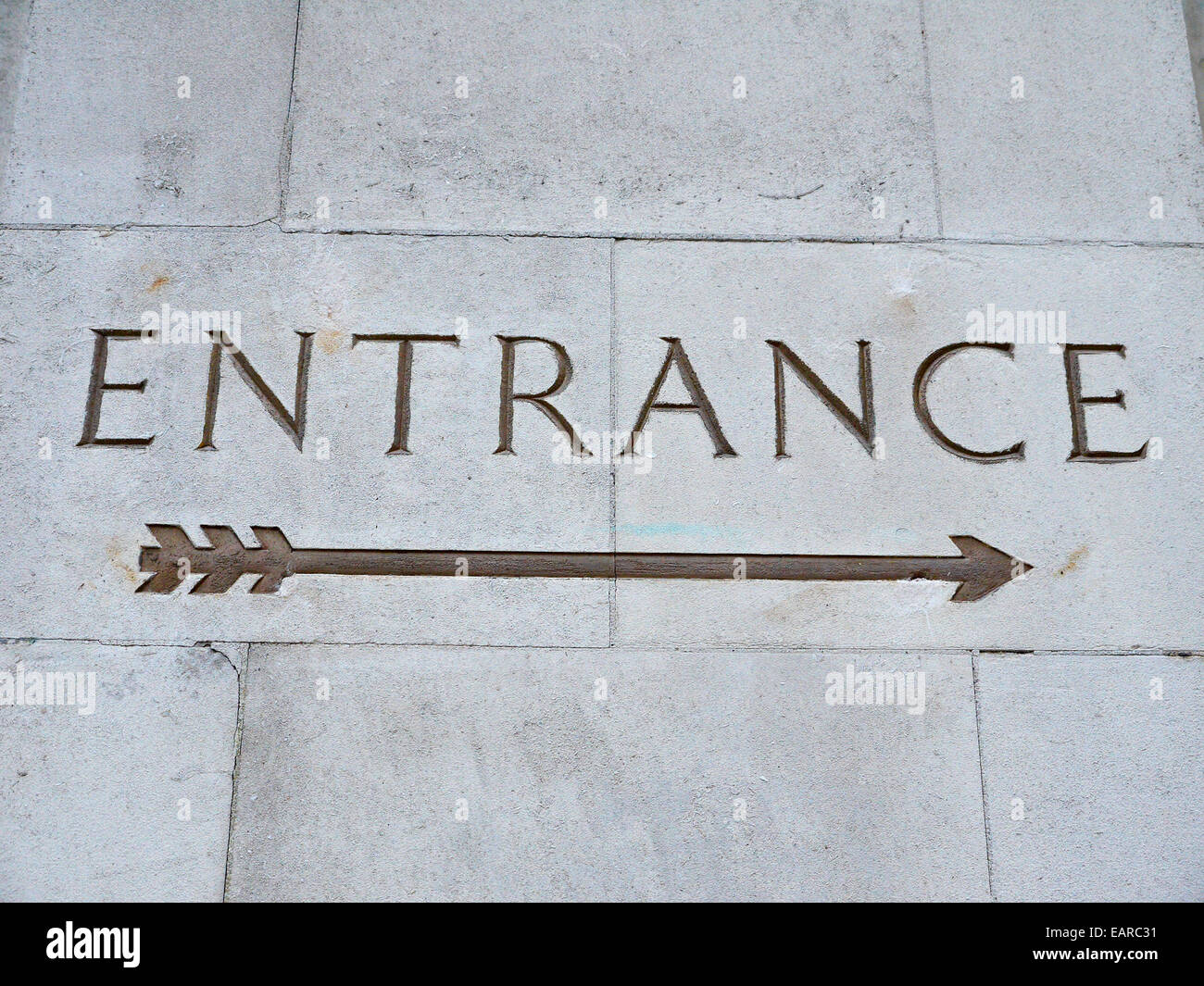 Entrance sign with arrow hi-res stock photography and images - Alamy