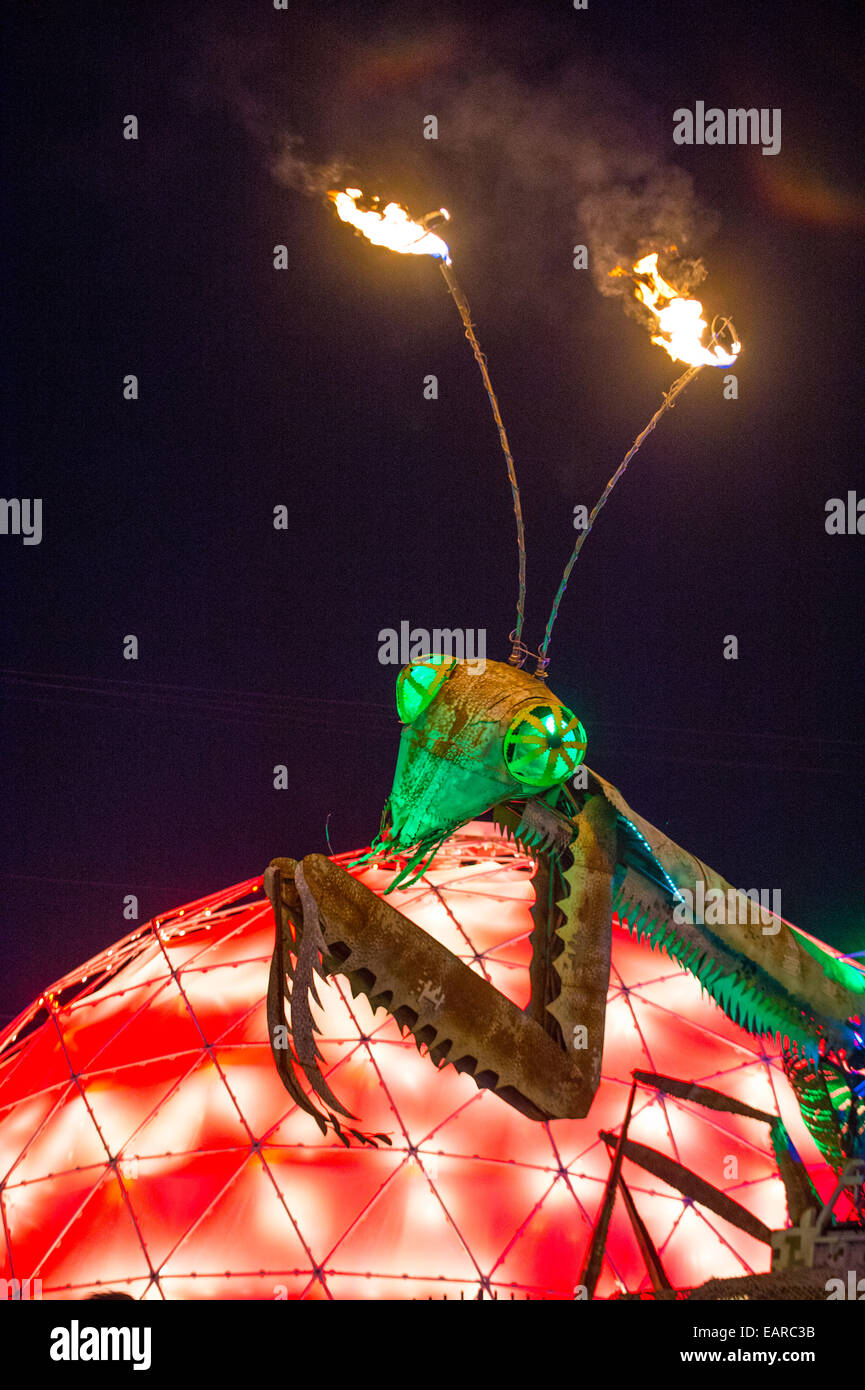 The Giant Praying Mantis Sculpture in front of Container park in ...