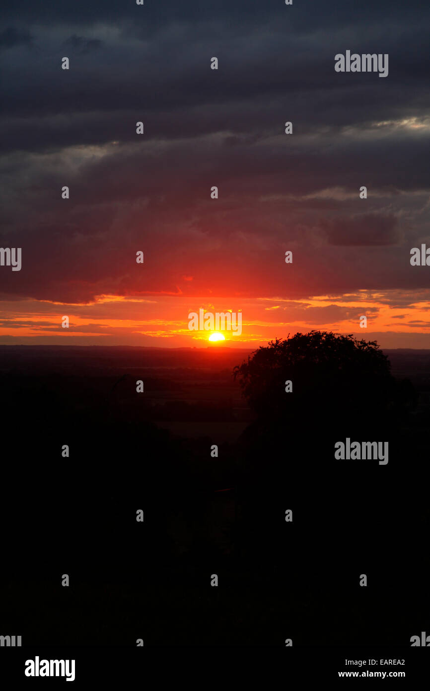 Beautiful sunset over Faringdon, England, seen from the top of Folly ...