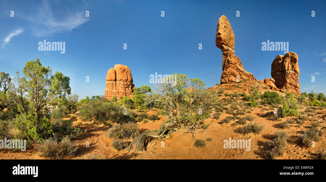 Balanced Rock rock formation, Arches-Nationalpark, near Moab, Utah ...