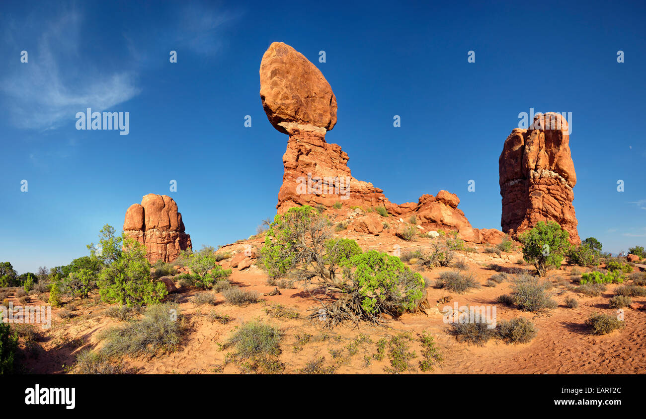 Balanced Rock rock formation, Arches-Nationalpark, near Moab, Utah ...