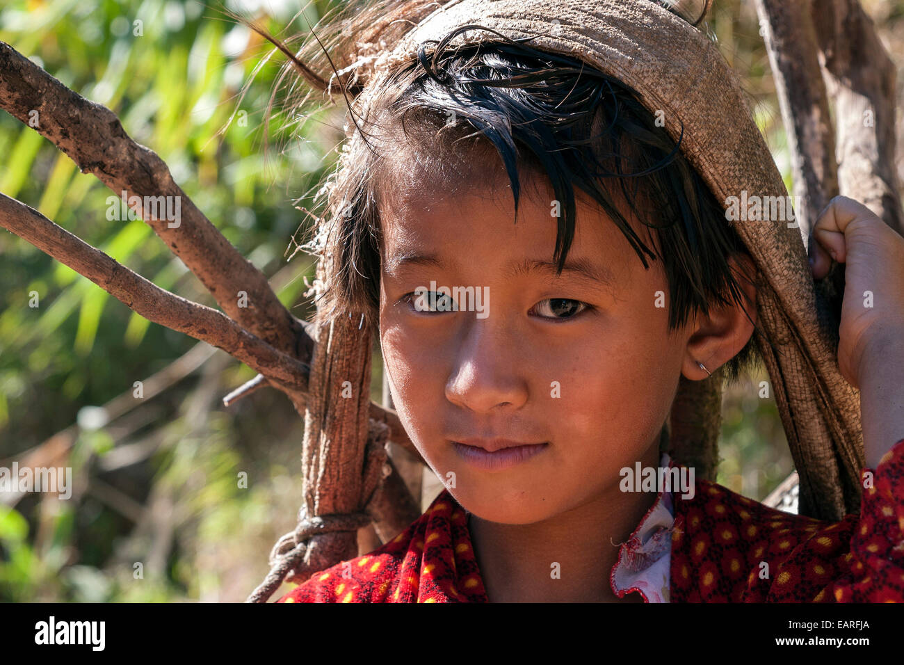 Girl of the Palaung ethnic group, portrait, Taung Ni Village, Kalaw ...