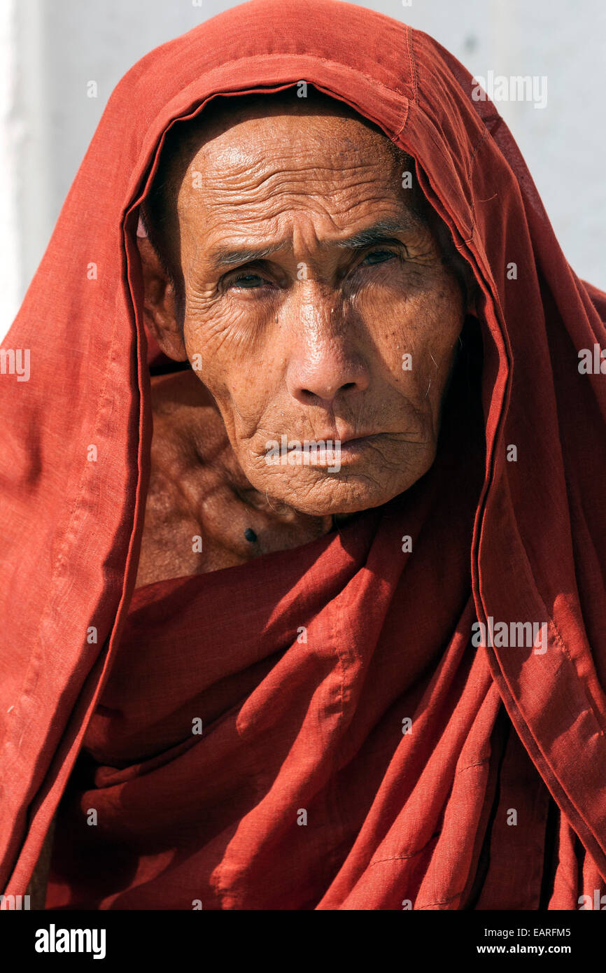 Monk view myanmar hi-res stock photography and images - Alamy