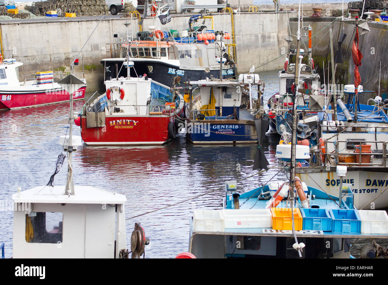 Boat fishing harbour seahouses hi-res stock photography and images - Alamy