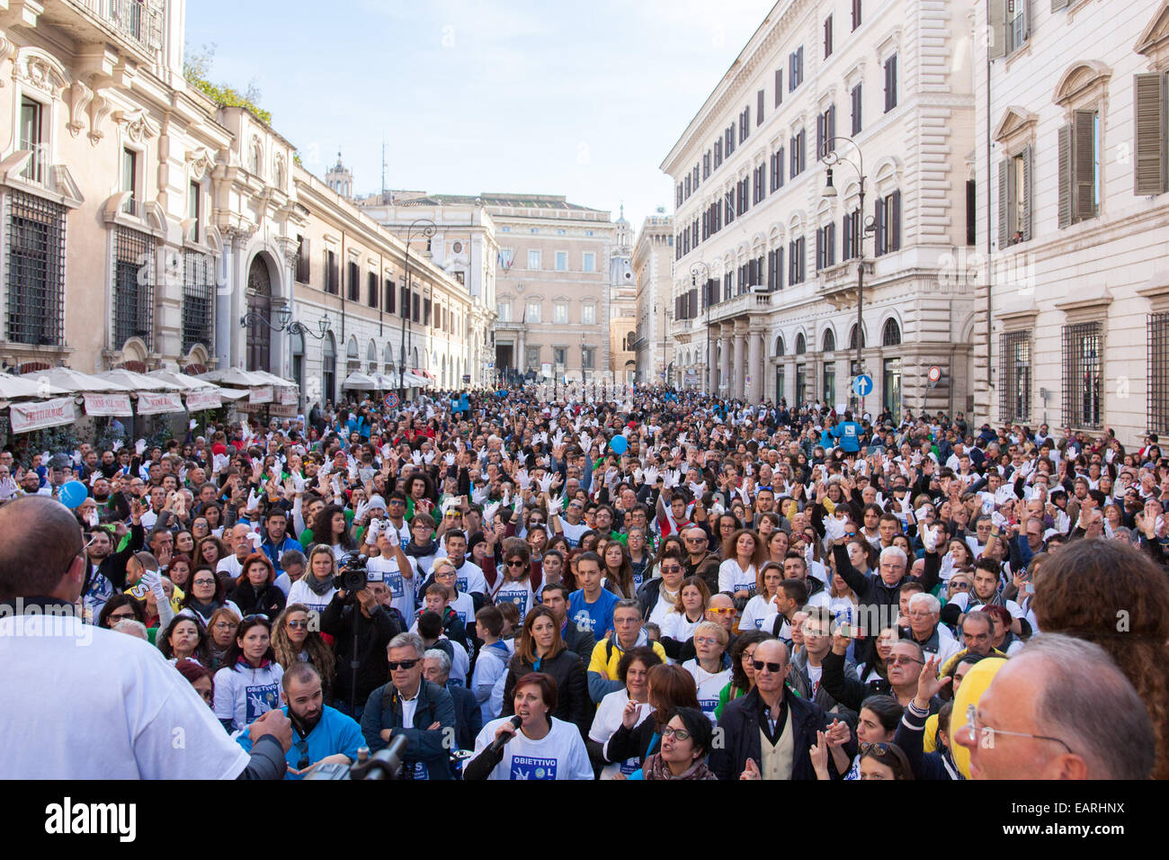 Five Thousand People High Resolution Stock Photography and Images - Alamy