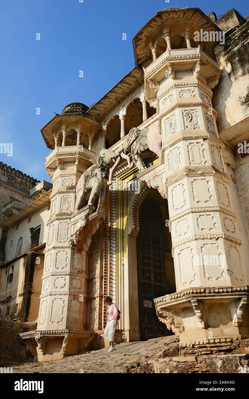 India, Rajasthan, Mewar Region, town of Bundi, a tourist at the ...