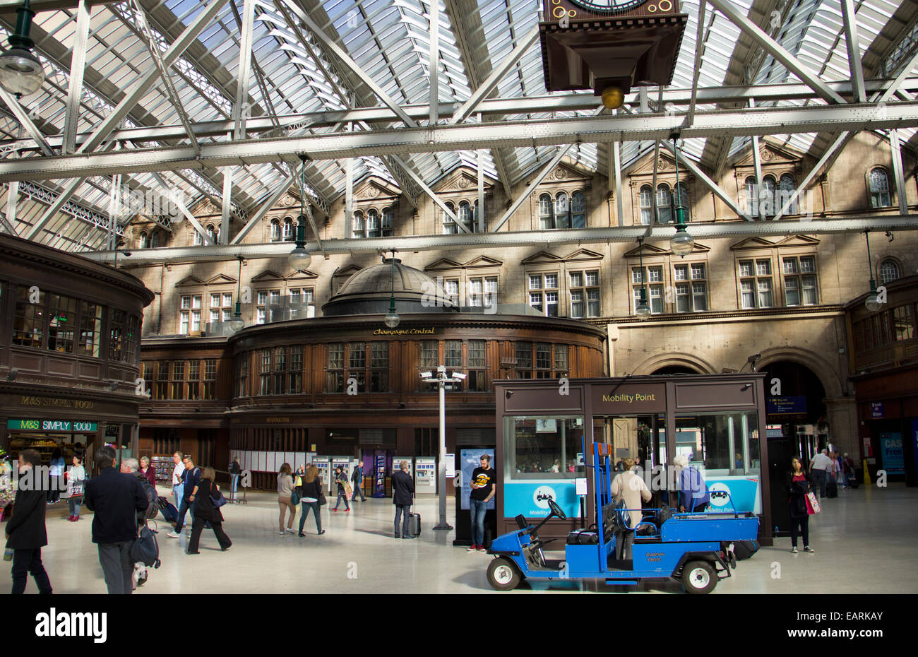 Glasgow central station hi-res stock photography and images - Alamy