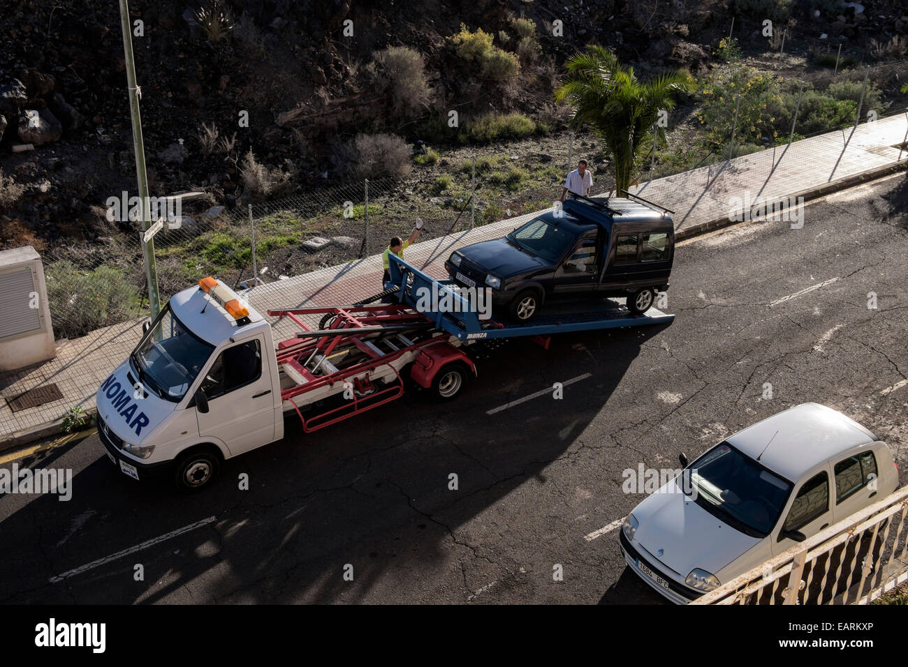 Aerial truck loading hi-res stock photography and images - Alamy