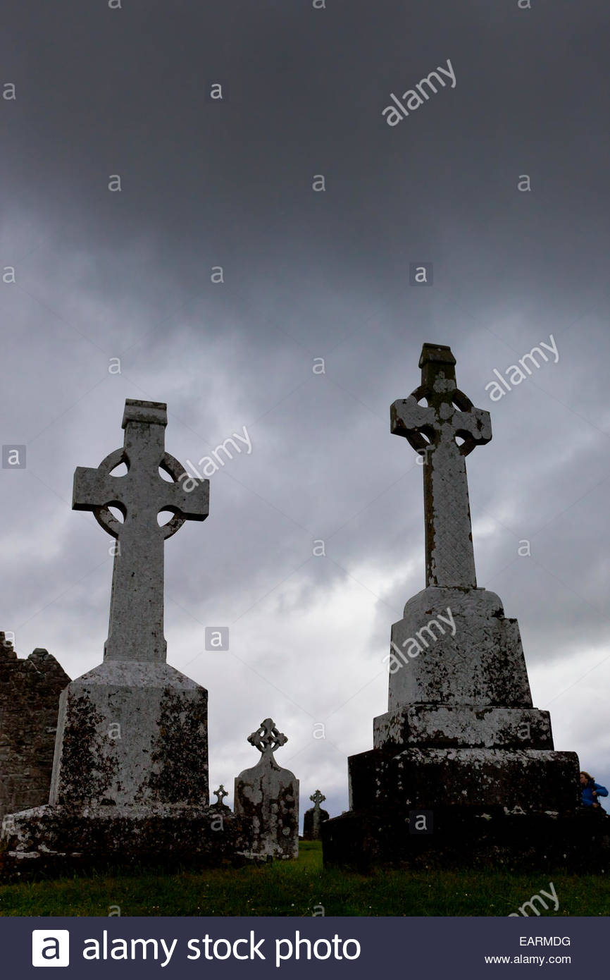 High Crosses, 9th century Celtic Crosses, Clonmacnoise Stock Photo - Alamy