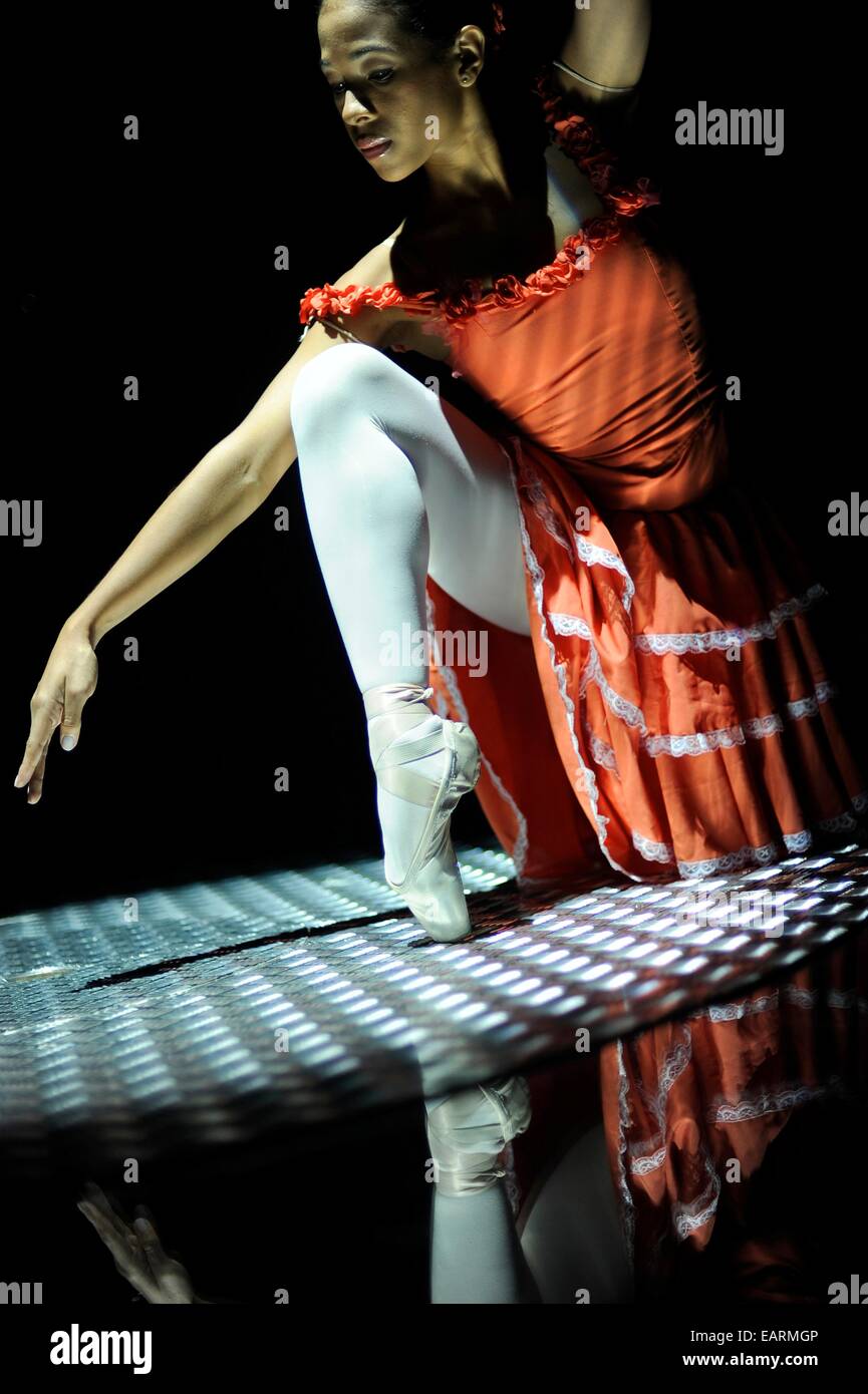 A dancer of the National Ballet of Panama balancing Stock Photo - Alamy