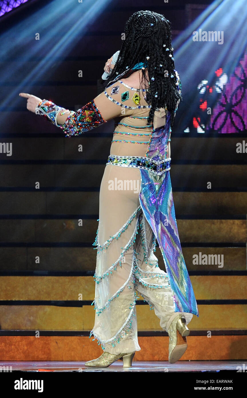 SUNRISE, FL - MAY 17: Cher performs during the D2K Tour at the BB&T ...