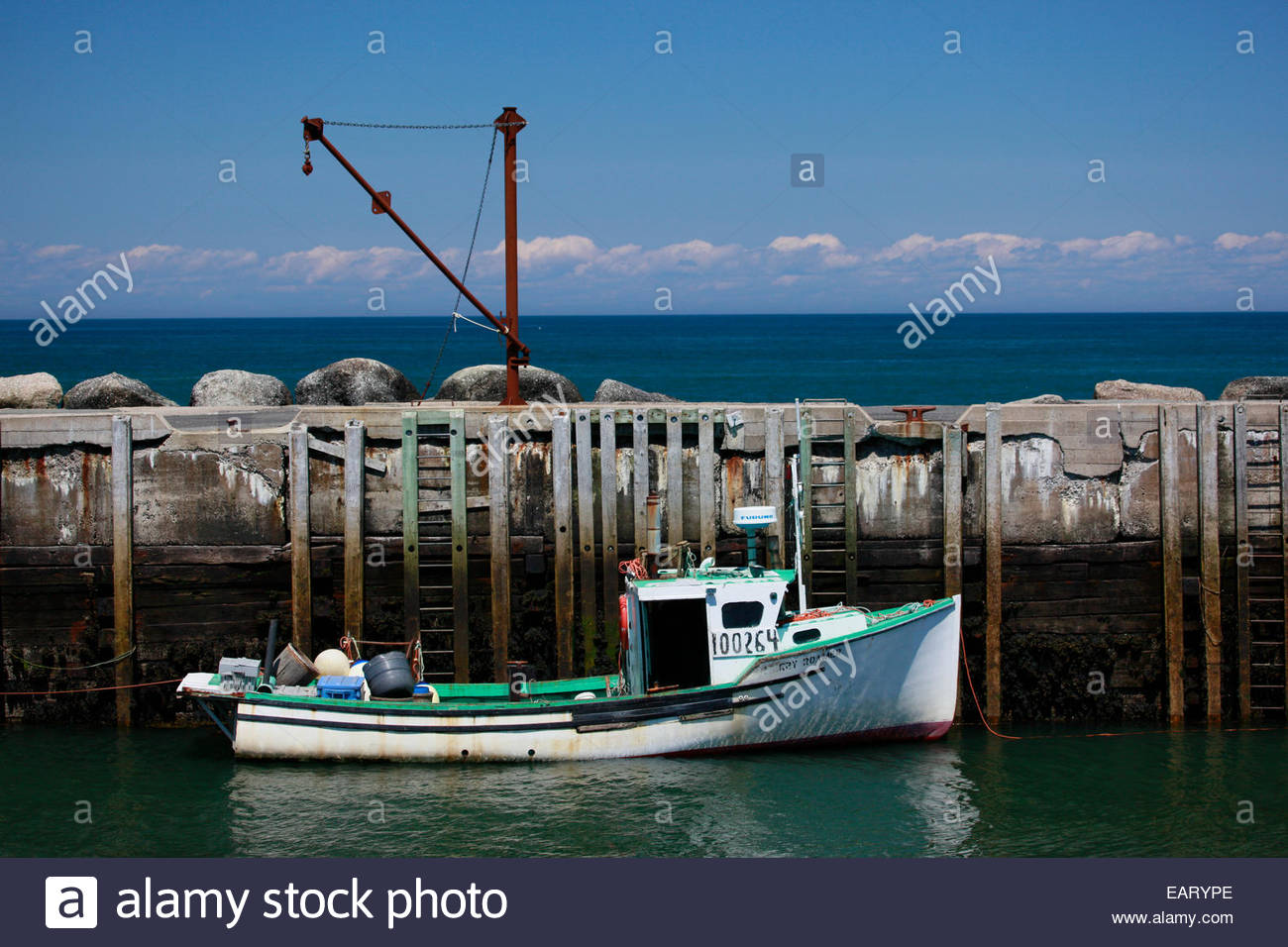 A fishing vessel used in the scallop fishery is a modified Trawler ...