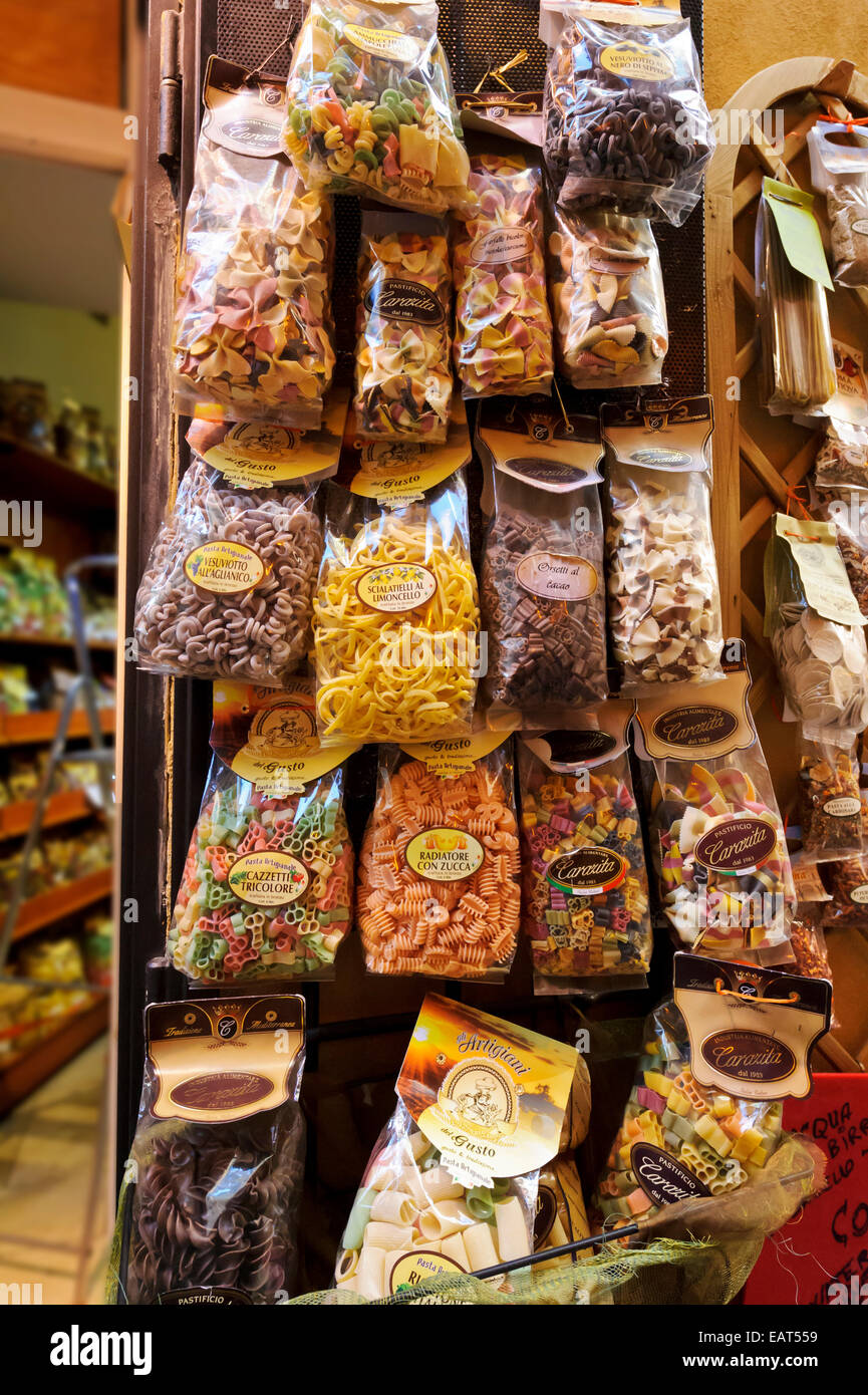 Packet of spaghetti hi-res stock photography and images - Alamy