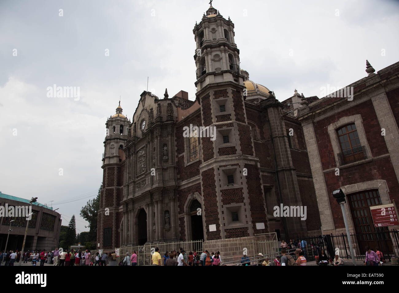 Basilica of our lady of guadalupe hi-res stock photography and images ...