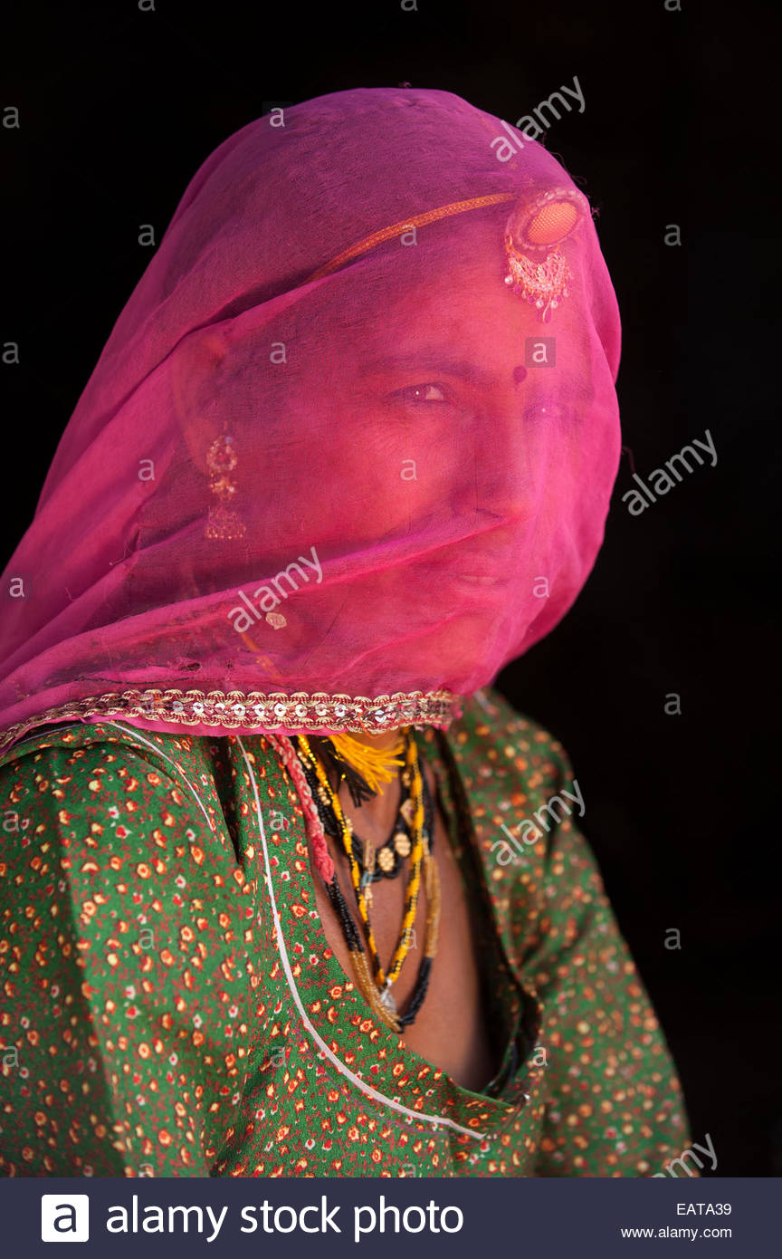 Veil Bindi Asian High Resolution Stock Photography and Images - Alamy