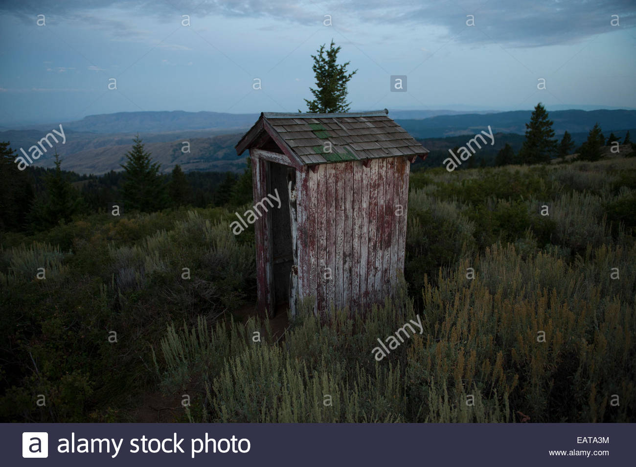 Outhouse Outhouses Stock Photos & Outhouse Outhouses Stock Images - Alamy